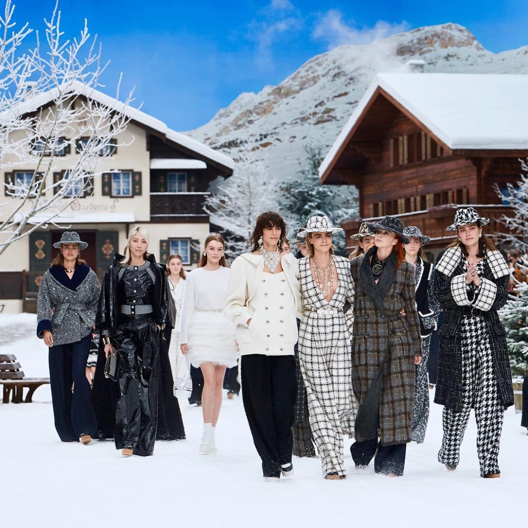 Desfiles da semana de moda de Paris viram espetáculos apoteóticos | A ...